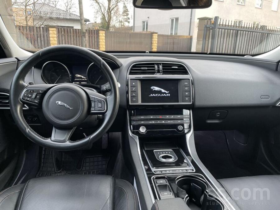 Zils Jaguar XE 2016 Rīga, ar dzinēja tilpumu 2.00 L un nobraukumu 260 tūkst. km par 6500 €, foto 3 vietnē AUTOMOTO.COM.LV