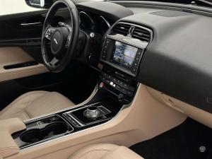 Zils Jaguar XE 2016 Viļņa, ar dzinēja tilpumu 2.00 L un nobraukumu 153 tūkst. km par 8690 €, foto 15 vietnē AUTOMOTO.COM.LV