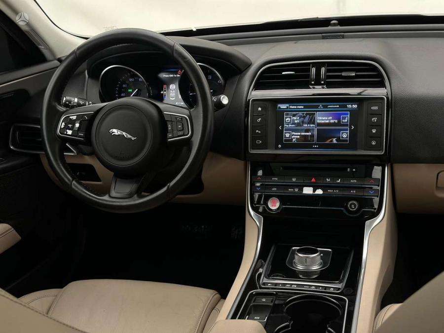 Zils Jaguar XE 2016 Viļņa, ar dzinēja tilpumu 2.00 L un nobraukumu 153 tūkst. km par 8690 €, foto 16 vietnē AUTOMOTO.COM.LV