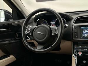 Zils Jaguar XE 2016 Viļņa, ar dzinēja tilpumu 2.00 L un nobraukumu 153 tūkst. km par 8690 €, foto 17 vietnē AUTOMOTO.COM.LV