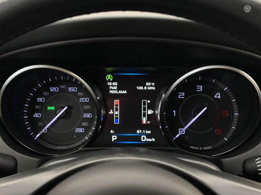 Zils Jaguar XE 2016 Viļņa, ar dzinēja tilpumu 2.00 L un nobraukumu 153 tūkst. km par 8690 €, foto 24 vietnē AUTOMOTO.COM.LV