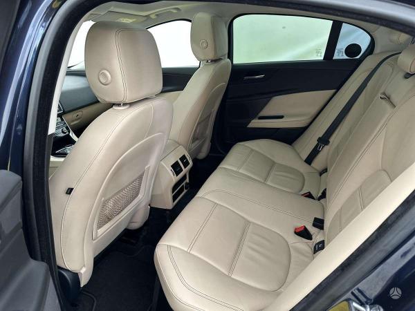 Zils Jaguar XE 2016 Viļņa, ar dzinēja tilpumu 2.00 L un nobraukumu 153 tūkst. km par 8490 €, foto 10 vietnē AUTOMOTO.COM.LV