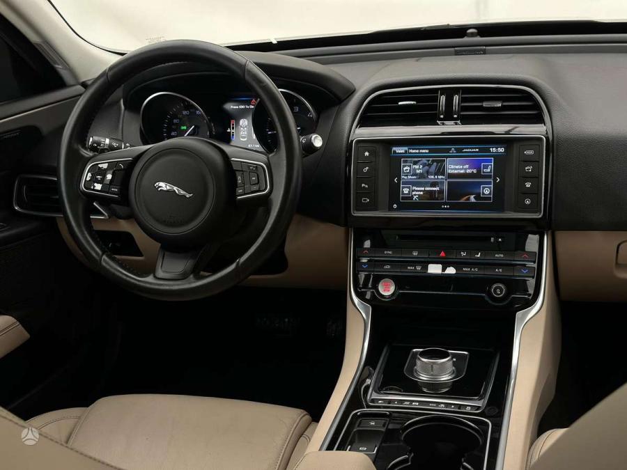 Zils Jaguar XE 2016 Viļņa, ar dzinēja tilpumu 2.00 L un nobraukumu 153 tūkst. km par 8490 €, foto 16 vietnē AUTOMOTO.COM.LV