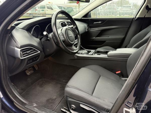 Jaguar XE 2016 in Utena on AUTOMOTO.COM.LV Blue Jaguar XE 2016 in Utena, with an engine capacity of 2.00 L and mileage of 173 thousand km for 6500 €, photo 10 on AUTOMOTO.COM.LV