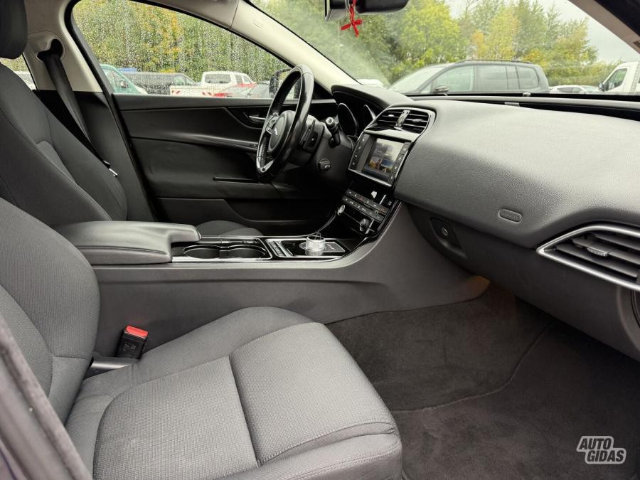 Blue Jaguar XE 2016 in Utena, with an engine capacity of 2.00 L and mileage of 173 thousand km for 6500 €, photo 14 on AUTOMOTO.COM.LV