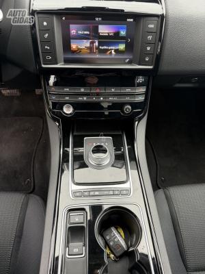Blue Jaguar XE 2016 in Utena, with an engine capacity of 2.00 L and mileage of 173 thousand km for 6500 €, photo 17 on AUTOMOTO.COM.LV