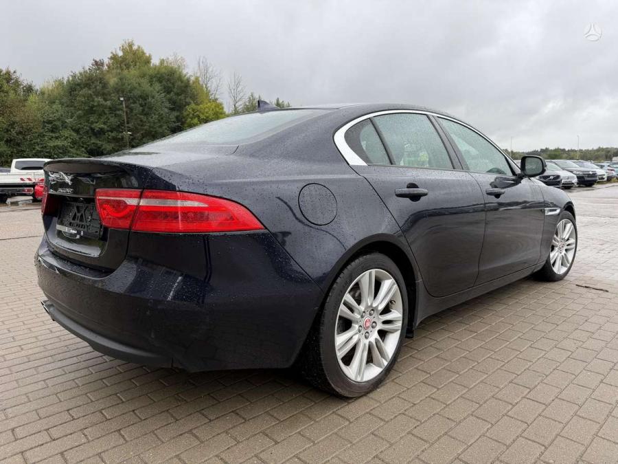 Blue Jaguar XE 2016 in Utena, with an engine capacity of 2.00 L and mileage of 173 thousand km for 6450 €, photo 7 on AUTOMOTO.COM.LV