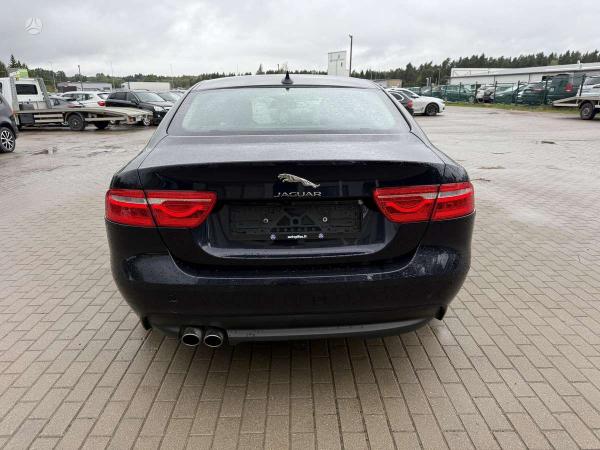 Blue Jaguar XE 2016 in Utena, with an engine capacity of 2.00 L and mileage of 173 thousand km for 6450 €, photo 9 on AUTOMOTO.COM.LV