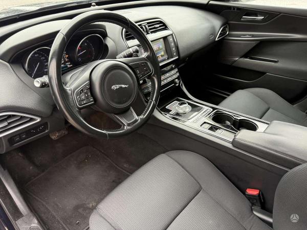 Blue Jaguar XE 2016 in Utena, with an engine capacity of 2.00 L and mileage of 173 thousand km for 6450 €, photo 10 on AUTOMOTO.COM.LV