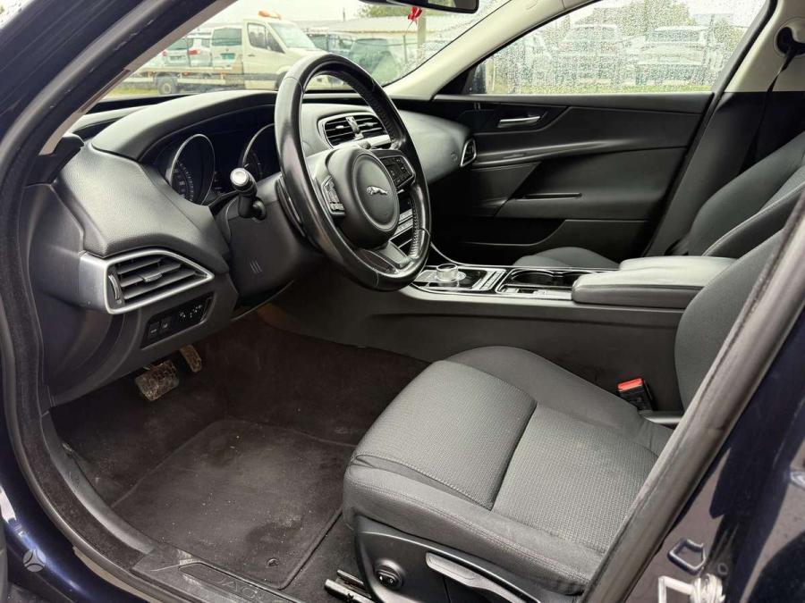 Blue Jaguar XE 2016 in Utena, with an engine capacity of 2.00 L and mileage of 173 thousand km for 6450 €, photo 12 on AUTOMOTO.COM.LV