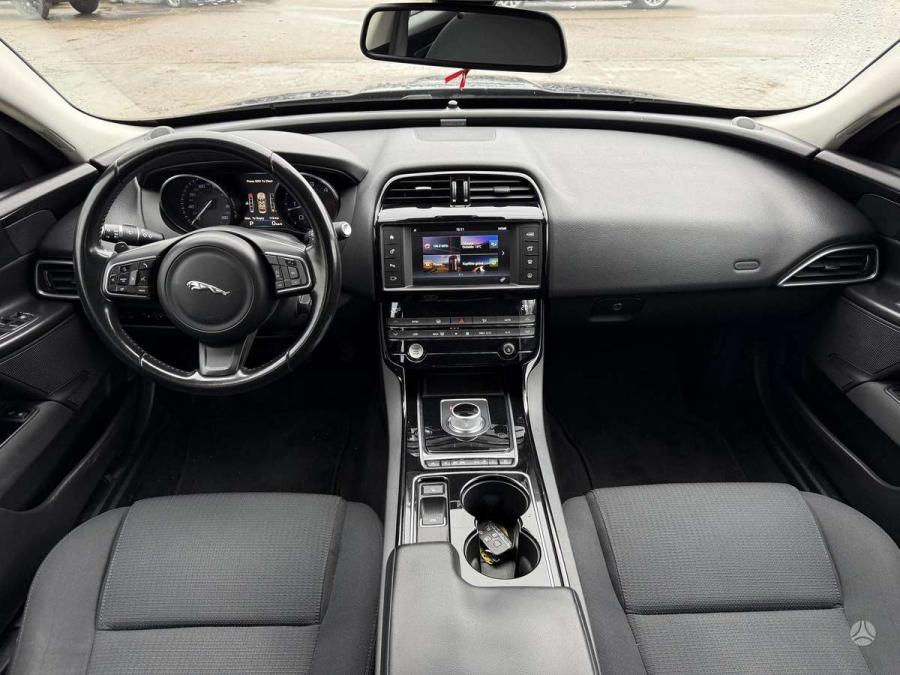 Blue Jaguar XE 2016 in Utena, with an engine capacity of 2.00 L and mileage of 173 thousand km for 6450 €, photo 13 on AUTOMOTO.COM.LV