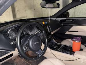 Brown Jaguar XE 2016 in Vilnius, with an engine capacity of 2.00 L and mileage of 307 thousand km for 6200 €, photo 11 on AUTOMOTO.COM.LV