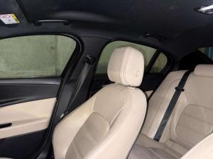 Brown Jaguar XE 2016 in Vilnius, with an engine capacity of 2.00 L and mileage of 307 thousand km for 6200 €, photo 14 on AUTOMOTO.COM.LV