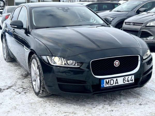Green Jaguar XE 2016 in Kretinga, with an engine capacity of 2.00 L and mileage of 250 thousand km for 8400 €, photo 2 on AUTOMOTO.COM.LV