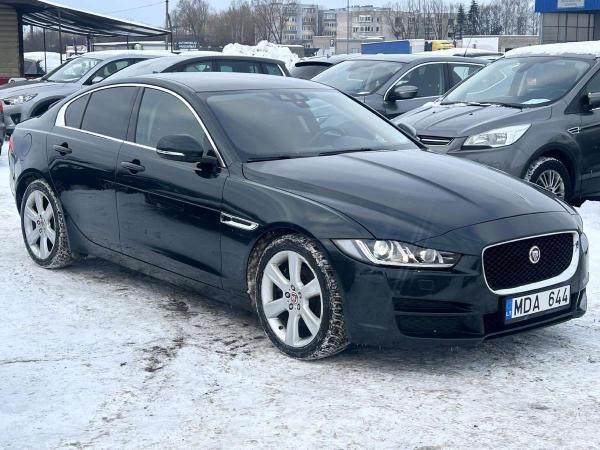 Green Jaguar XE 2016 in Kretinga, with an engine capacity of 2.00 L and mileage of 250 thousand km for 8400 €, photo 4 on AUTOMOTO.COM.LV