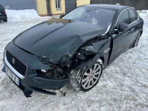 Zaļš Jaguar XE 2016 Tauragė, ar dzinēja tilpumu 2.00 L un nobraukumu 95 tūkst. km par 6700 €, foto  vietnē AUTOMOTO.COM.LV