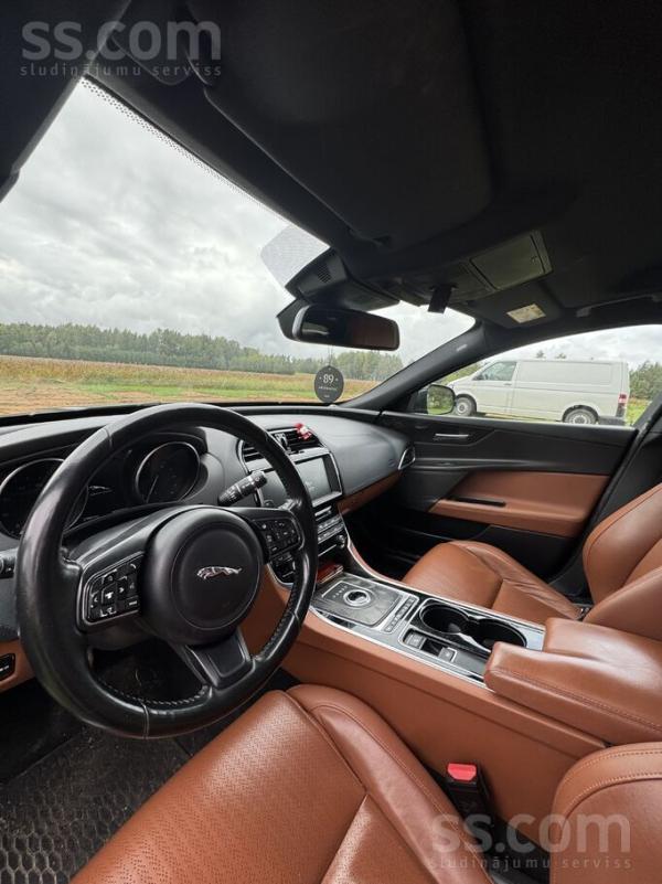 Ягуар XE 2016 в Бауска на AUTOMOTO.COM.LV Зеленый Ягуар XE 2016 в Бауска, объемом двигателя 2.00 л и пробегом 280 тыс. км за 11500 €, фото 5 на AUTOMOTO.COM.LV