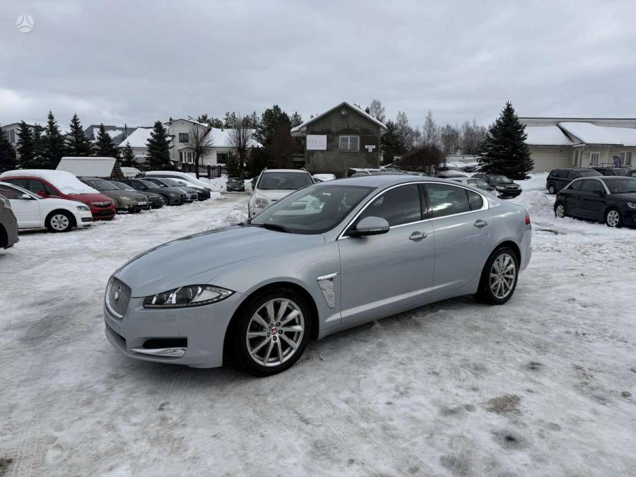 Pelēks Jaguar XE 2015 Utena, ar dzinēja tilpumu 2.20 L un nobraukumu 188 tūkst. km par 8950 €, foto 1 vietnē AUTOMOTO.COM.LV