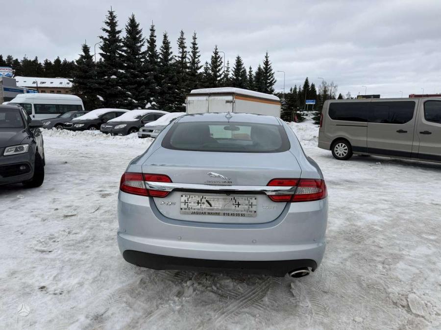 Pelēks Jaguar XE 2015 Utena, ar dzinēja tilpumu 2.20 L un nobraukumu 188 tūkst. km par 8950 €, foto 5 vietnē AUTOMOTO.COM.LV