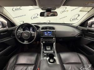 Grey Jaguar XE 2015 in Vilnius, with an engine capacity of 2.00 L and mileage of 243 thousand km for 6000 €, photo 5 on AUTOMOTO.COM.LV