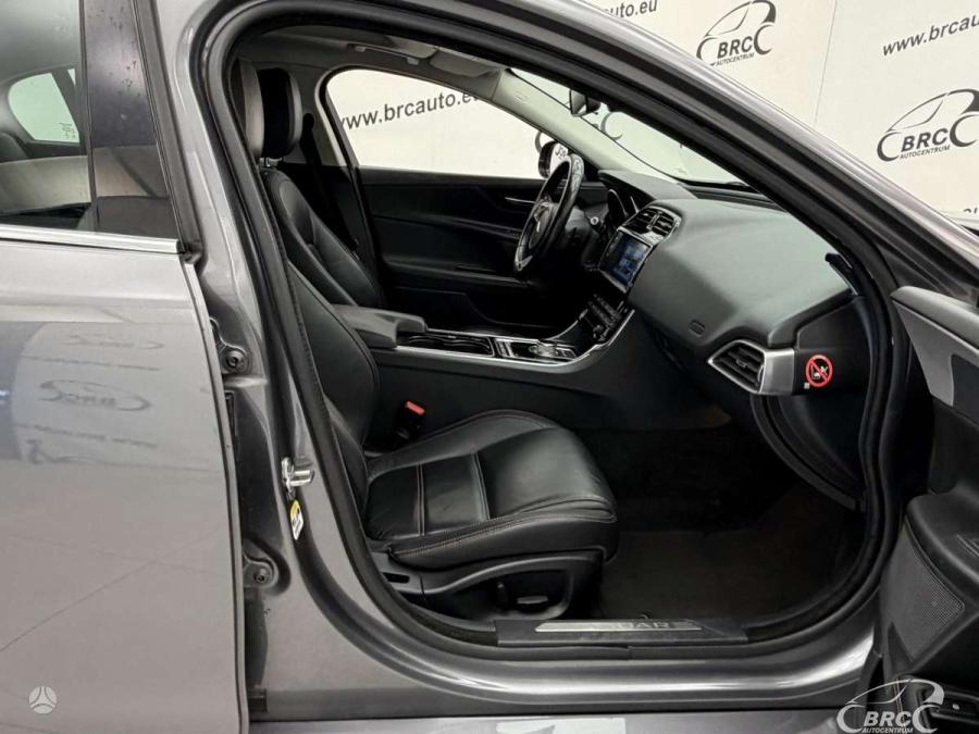 Grey Jaguar XE 2015 in Vilnius, with an engine capacity of 2.00 L and mileage of 243 thousand km for 6000 €, photo 6 on AUTOMOTO.COM.LV