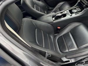 Grey Jaguar XE 2015 in Vilnius, with an engine capacity of 2.00 L and mileage of 243 thousand km for 6000 €, photo 7 on AUTOMOTO.COM.LV