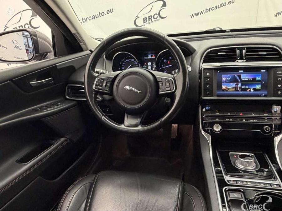 Grey Jaguar XE 2015 in Vilnius, with an engine capacity of 2.00 L and mileage of 243 thousand km for 6000 €, photo 15 on AUTOMOTO.COM.LV