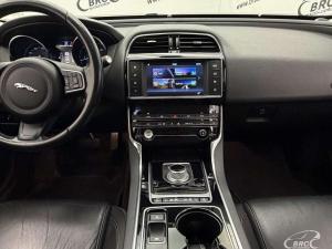 Grey Jaguar XE 2015 in Vilnius, with an engine capacity of 2.00 L and mileage of 243 thousand km for 6000 €, photo 16 on AUTOMOTO.COM.LV