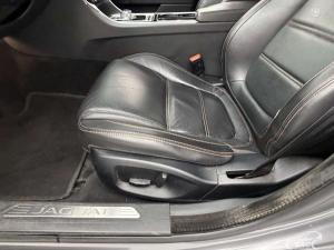 Grey Jaguar XE 2015 in Vilnius, with an engine capacity of 2.00 L and mileage of 243 thousand km for 6000 €, photo 23 on AUTOMOTO.COM.LV