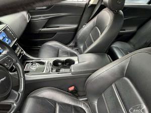 Grey Jaguar XE 2015 in Vilnius, with an engine capacity of 2.00 L and mileage of 243 thousand km for 6000 €, photo 25 on AUTOMOTO.COM.LV