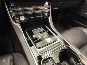 Grey Jaguar XE 2015 in Vilnius, with an engine capacity of 2.00 L and mileage of 243 thousand km for 6000 €, photo 27 on AUTOMOTO.COM.LV