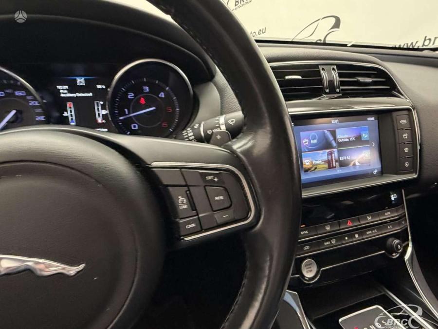 Grey Jaguar XE 2015 in Vilnius, with an engine capacity of 2.00 L and mileage of 243 thousand km for 6000 €, photo 30 on AUTOMOTO.COM.LV