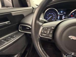 Grey Jaguar XE 2015 in Vilnius, with an engine capacity of 2.00 L and mileage of 243 thousand km for 6000 €, photo 31 on AUTOMOTO.COM.LV