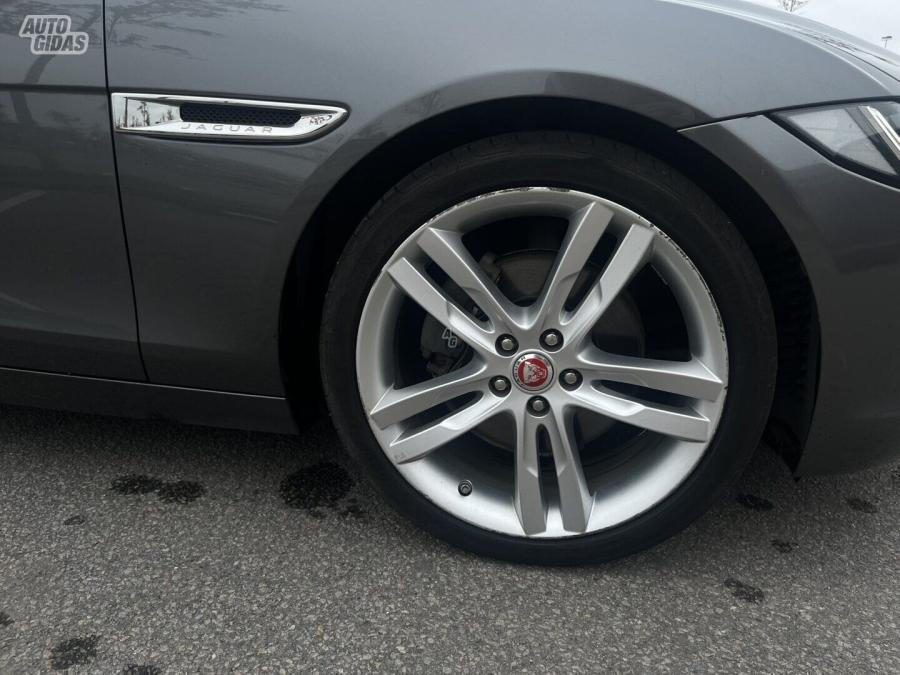 Pelēks Jaguar XE 2016 Klaipėda, ar dzinēja tilpumu 2.00 L un nobraukumu 281 tūkst. km par 8300 €, foto 7 vietnē AUTOMOTO.COM.LV