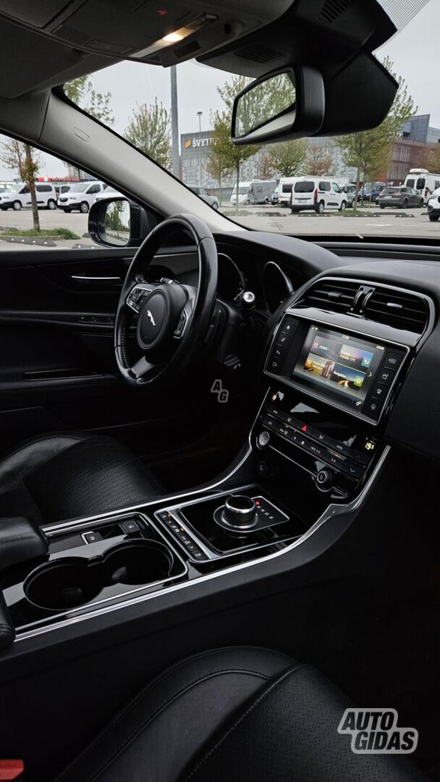 Pelēks Jaguar XE 2016 Klaipėda, ar dzinēja tilpumu 2.00 L un nobraukumu 281 tūkst. km par 8300 €, foto 8 vietnē AUTOMOTO.COM.LV