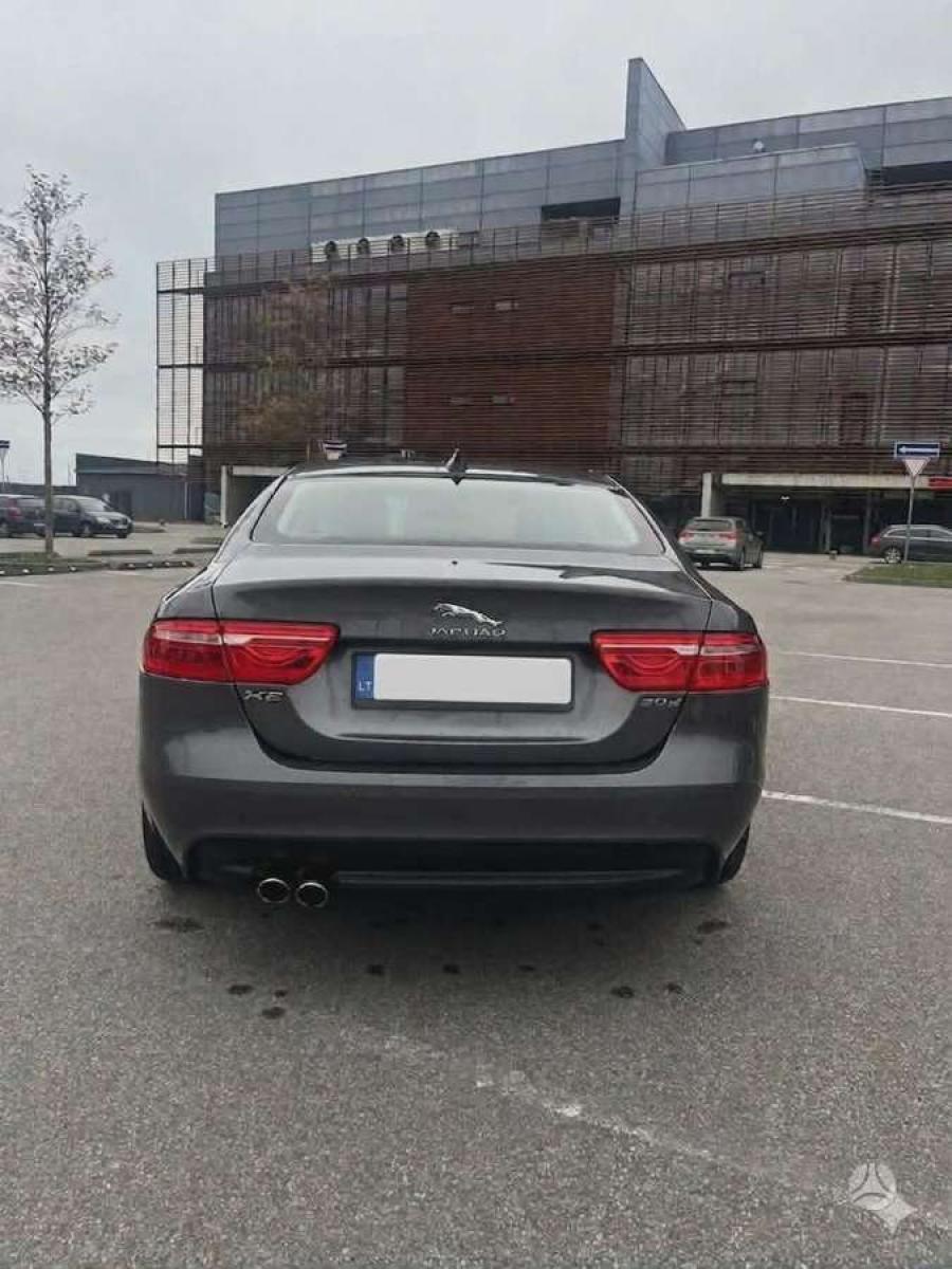 Grey Jaguar XE 2016 in Klaipeda, with an engine capacity of 2.00 L and mileage of 282 thousand km for 7999 €, photo 4 on AUTOMOTO.COM.LV