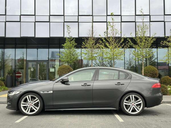 Pelēks Jaguar XE 2016 Viļņa, ar dzinēja tilpumu 2.00 L un nobraukumu 173 tūkst. km par 12990 €, foto 4 vietnē AUTOMOTO.COM.LV
