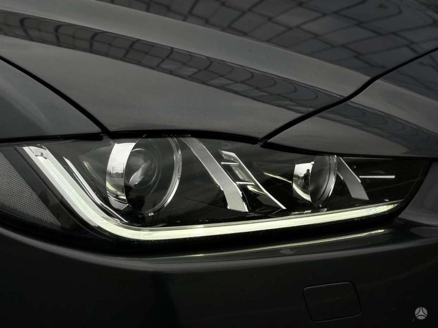 Серый Ягуар XE 2016 в Вильнюс, объемом двигателя 2.00 л и пробегом 173 тыс. км за 12990 €, фото 11 на AUTOMOTO.COM.LV