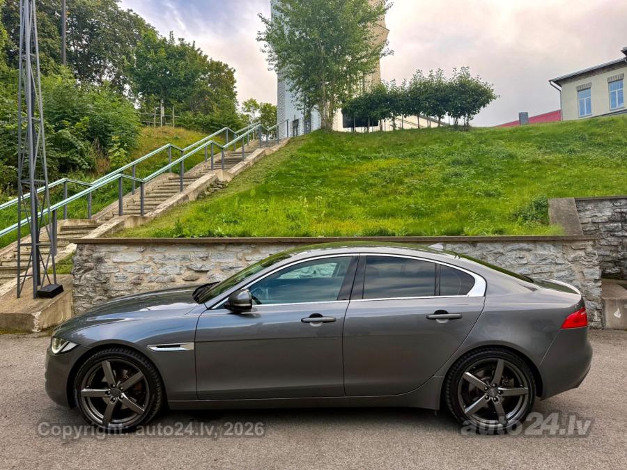 Grey Jaguar XE 2016 in Tallinn, with an engine capacity of 2.00 L and mileage of 228 thousand km for 9999 €, photo 10 on AUTOMOTO.COM.LV
