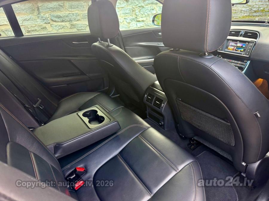 Grey Jaguar XE 2016 in Tallinn, with an engine capacity of 2.00 L and mileage of 228 thousand km for 9999 €, photo 17 on AUTOMOTO.COM.LV