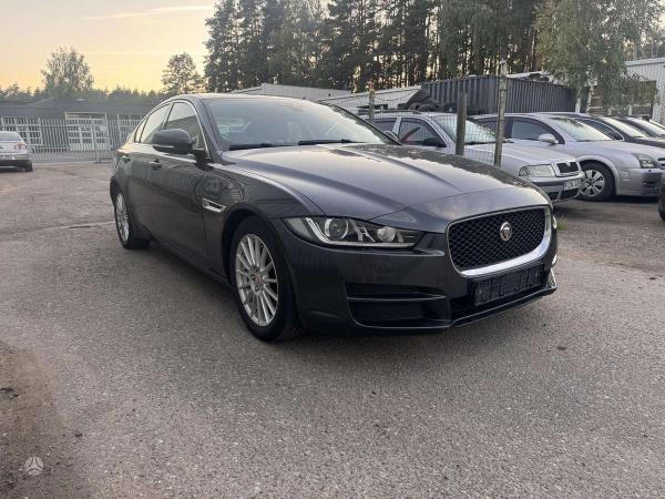 Jaguar XE 2016 in Jonava on AUTOMOTO.COM.LV Grey Jaguar XE 2016 in Jonava, with an engine capacity of 2.00 L and mileage of 170 thousand km for 3950 €, photo 4 on AUTOMOTO.COM.LV