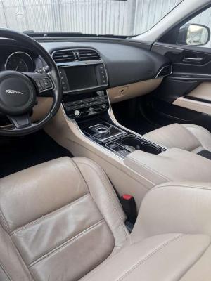 Серый Ягуар XE 2016 в Ионава, объемом двигателя 2.00 л и пробегом 170 тыс. км за 3950 €, фото 8 на AUTOMOTO.COM.LV