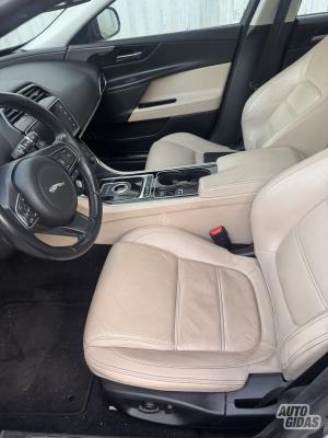 Grey Jaguar XE 2016 in Jonava, with an engine capacity of 2.00 L and mileage of 170 thousand km for 3950 €, photo 9 on AUTOMOTO.COM.LV
