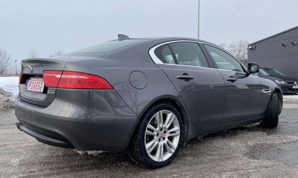 Pelēks Jaguar XE 2017 Kauņa, ar dzinēja tilpumu 2.00 L un nobraukumu 230 tūkst. km par 8700 €, foto 5 vietnē AUTOMOTO.COM.LV