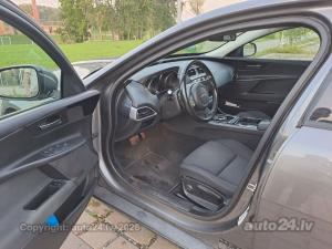 Grey Jaguar XE 2017 in Tartu, with an engine capacity of 2.00 L and mileage of 200 thousand km for 14400 €, photo 5 on AUTOMOTO.COM.LV