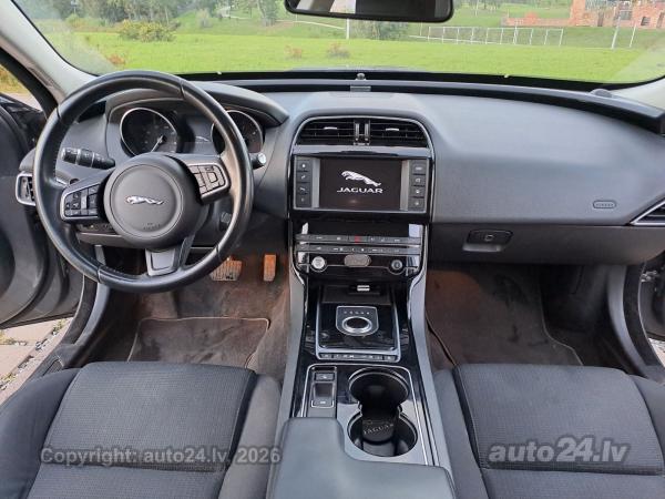 Grey Jaguar XE 2017 in Tartu, with an engine capacity of 2.00 L and mileage of 200 thousand km for 14400 €, photo 6 on AUTOMOTO.COM.LV