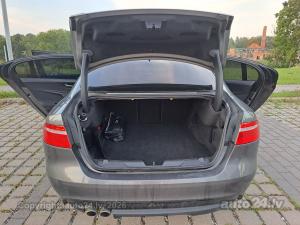 Grey Jaguar XE 2017 in Tartu, with an engine capacity of 2.00 L and mileage of 200 thousand km for 14400 €, photo 11 on AUTOMOTO.COM.LV
