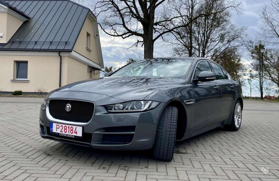 Pelēks Jaguar XE 2017 Kauņa, ar dzinēja tilpumu 2.00 L un nobraukumu 230 tūkst. km par 7500 €, foto 3 vietnē AUTOMOTO.COM.LV