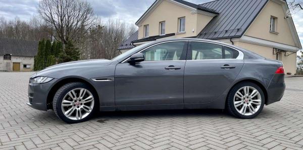 Grey Jaguar XE 2017 in Kaunas, with an engine capacity of 2.00 L and mileage of 230 thousand km for 7500 €, photo 5 on AUTOMOTO.COM.LV