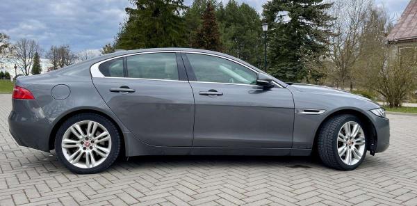Grey Jaguar XE 2017 in Kaunas, with an engine capacity of 2.00 L and mileage of 230 thousand km for 7500 €, photo 9 on AUTOMOTO.COM.LV